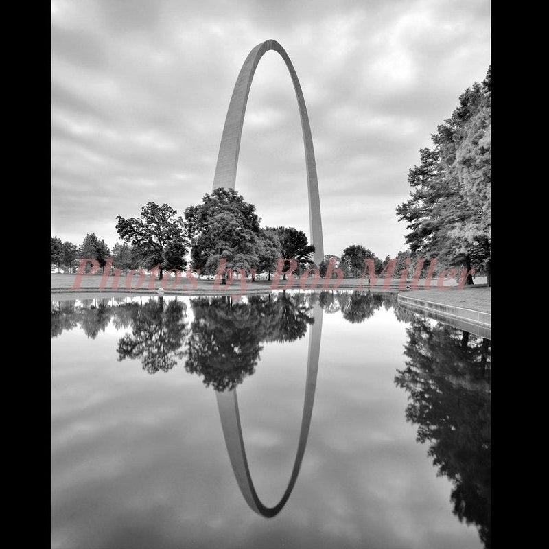 Bob Miller Arch Portrait Photo Print – World Chess Hall of Fame