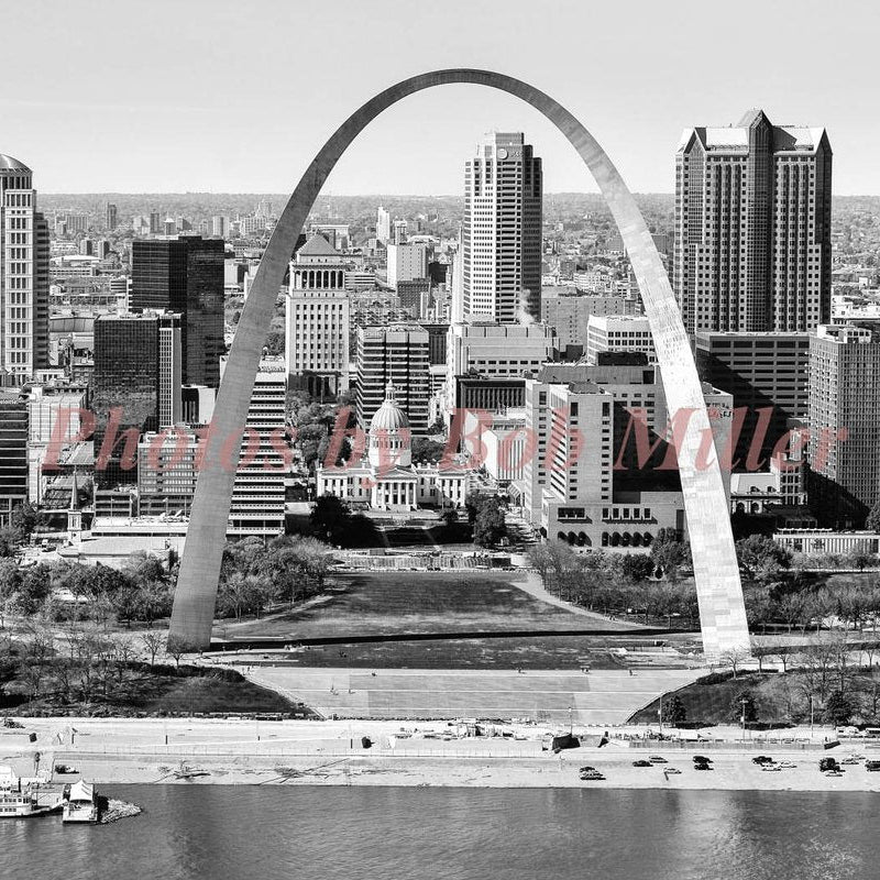 Bob Miller Arch Landscape Photo Print – World Chess Hall of Fame